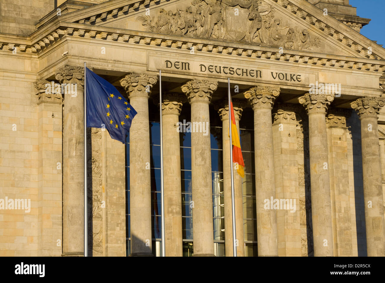 Giebel von reichstag -Fotos und -Bildmaterial in hoher Auflösung – Alamy