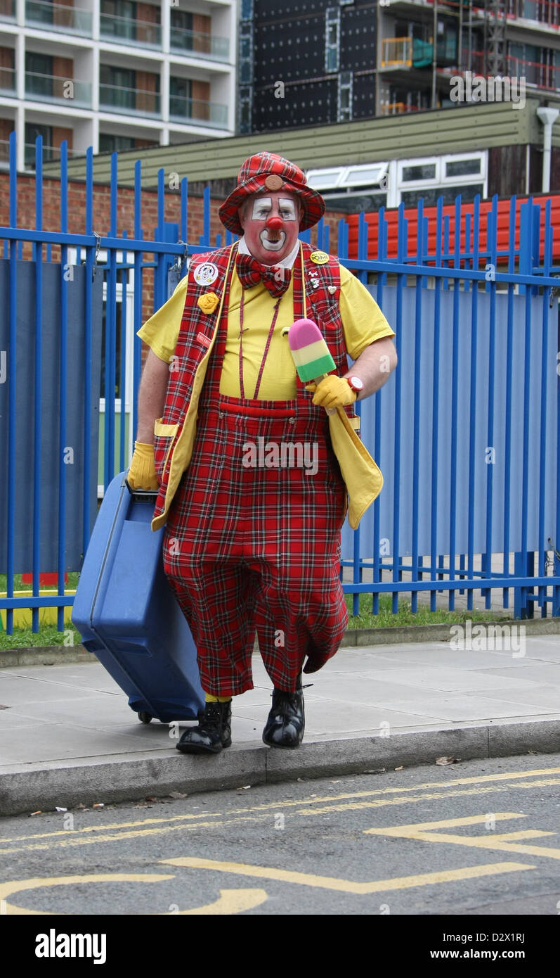 Clowns london -Fotos und -Bildmaterial in hoher Auflösung – Alamy