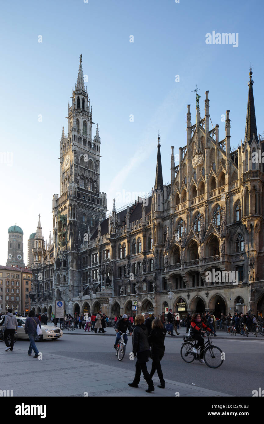 Rathaus und marienplatz -Fotos und -Bildmaterial in hoher Auflösung – Alamy