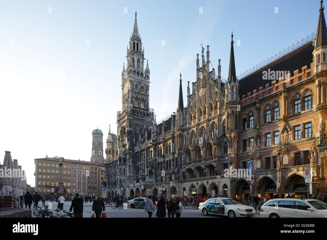 Rathaus und marienplatz -Fotos und -Bildmaterial in hoher Auflösung – Alamy