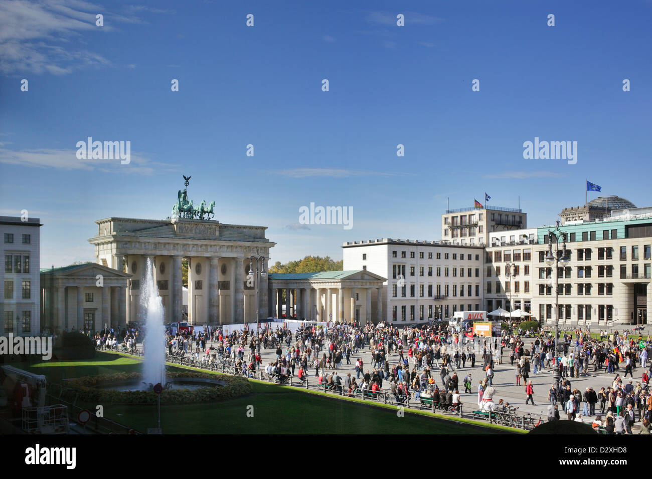 Berlin, Deutschland, am Brandenburger Tor bis zum Tag der deutschen ...