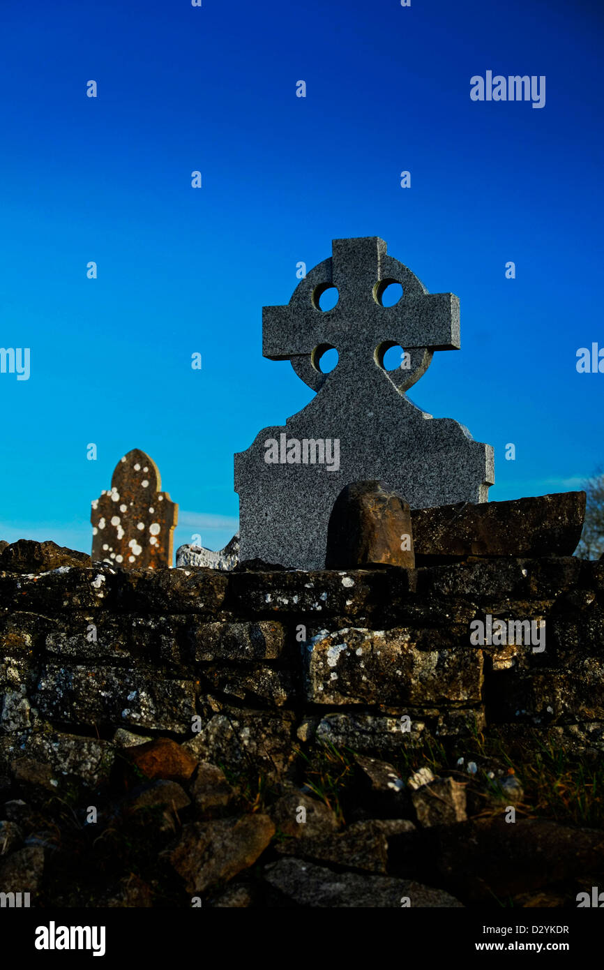 Keltischer kreuz grabstein -Fotos und -Bildmaterial in hoher Auflösung – Alamy