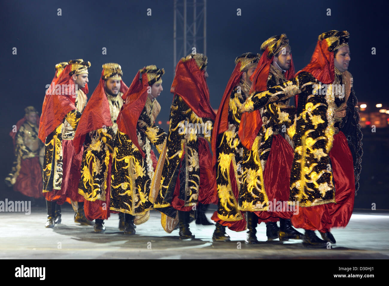 United arab emirates dubai dancers -Fotos und -Bildmaterial in hoher ...