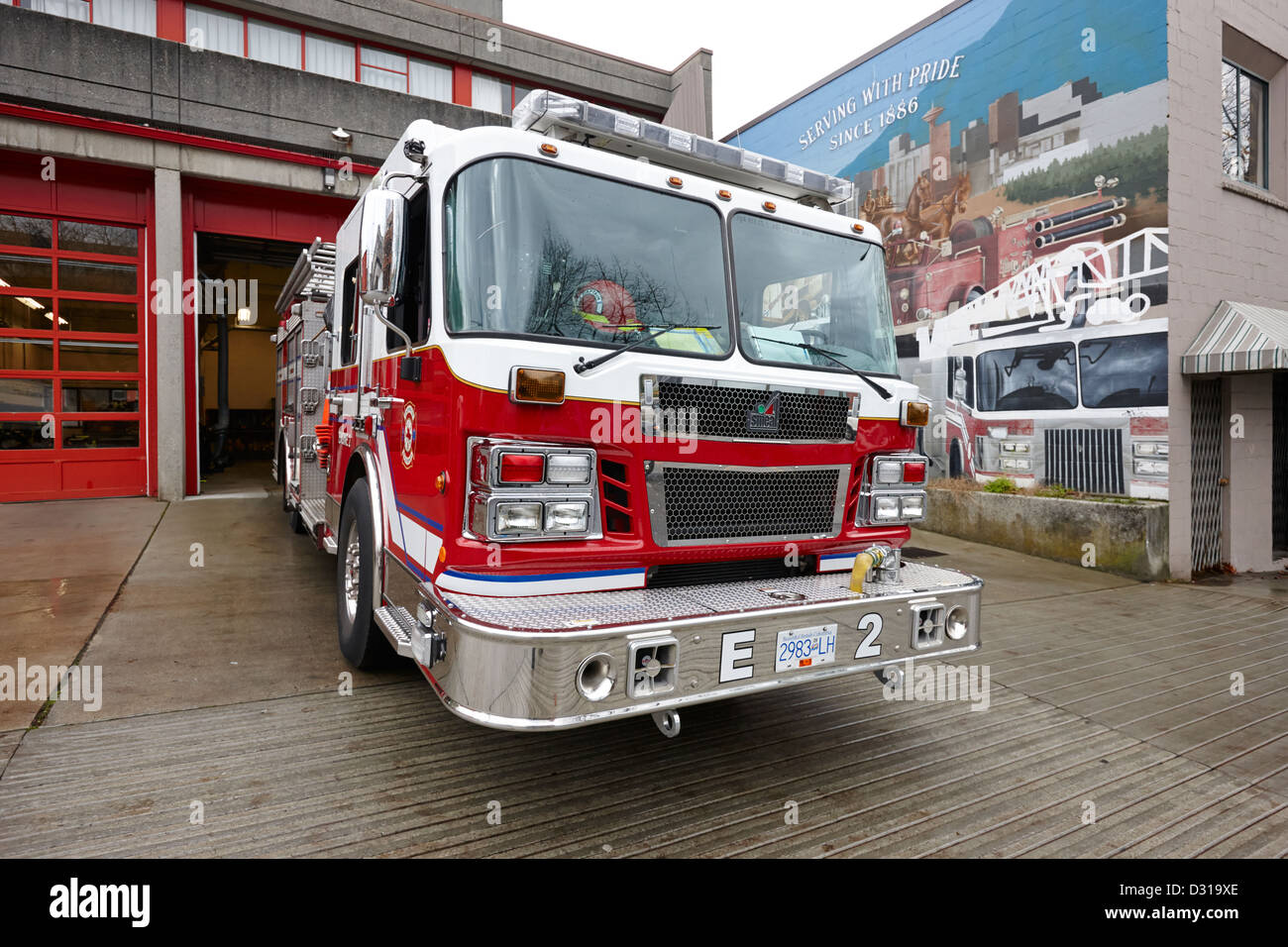 Vancouver Feuerwehr Rettung LKW-Motor vor Halle 2 in downtown Eastside ...
