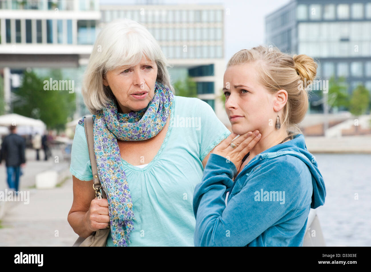 Teenager tochter und mutter streiten -Fotos und -Bildmaterial in hoher ...
