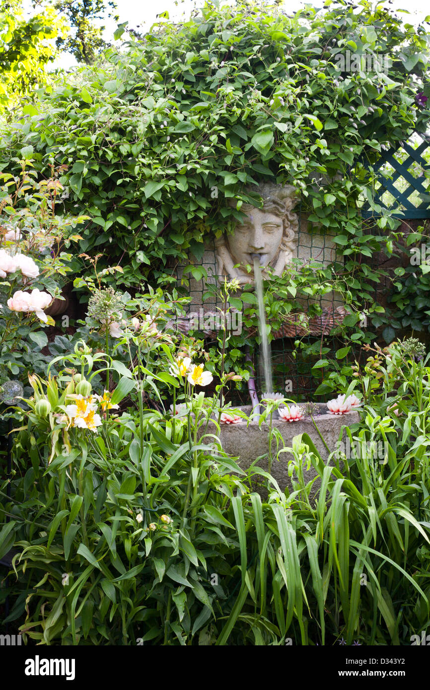 Brunnen mit wassergarten -Fotos und -Bildmaterial in hoher Auflösung ...