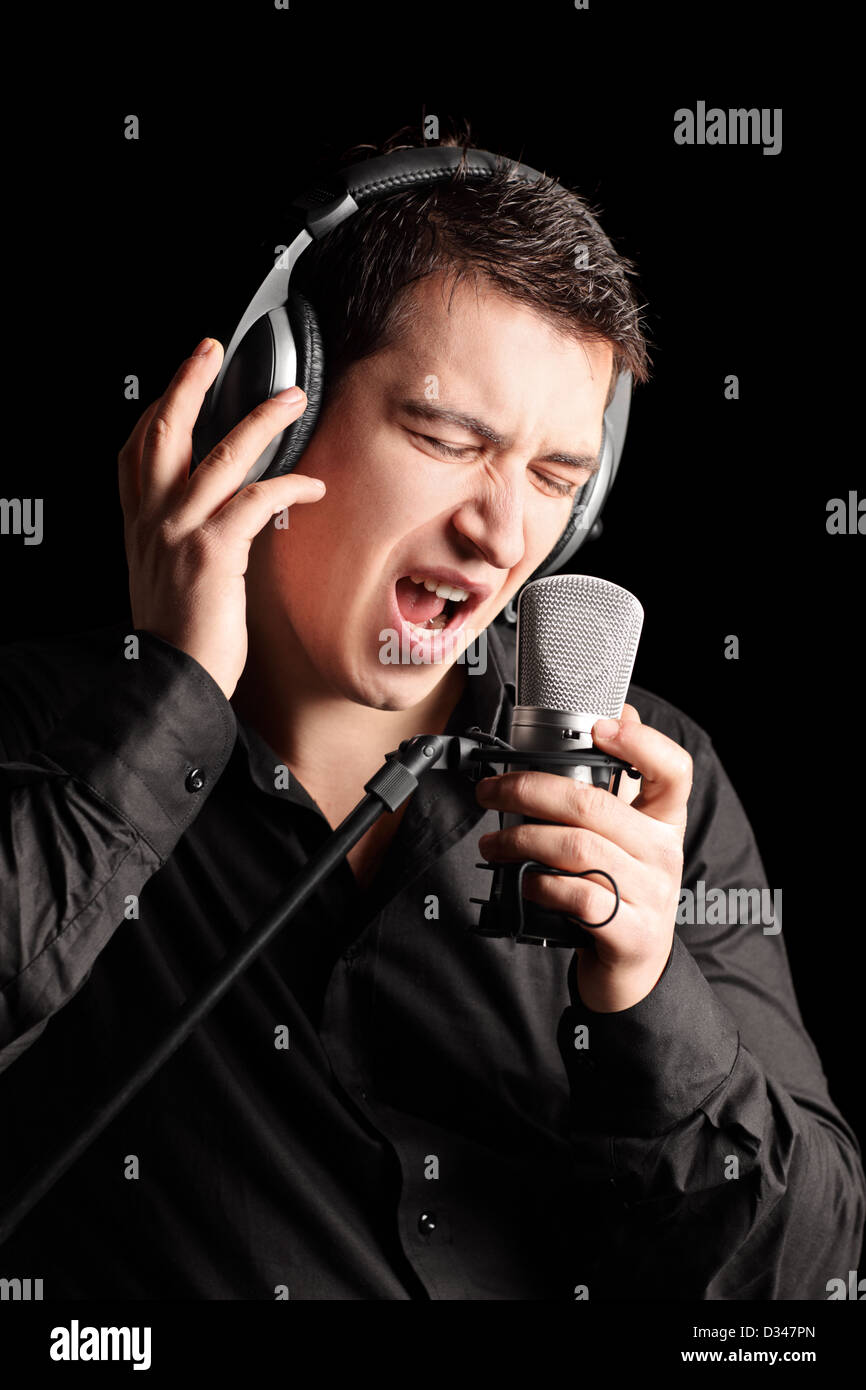 Male singer -Fotos und -Bildmaterial in hoher Auflösung – Alamy
