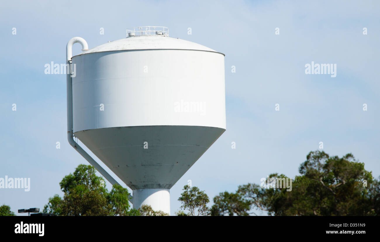 Water tank huge -Fotos und -Bildmaterial in hoher Auflösung – Alamy