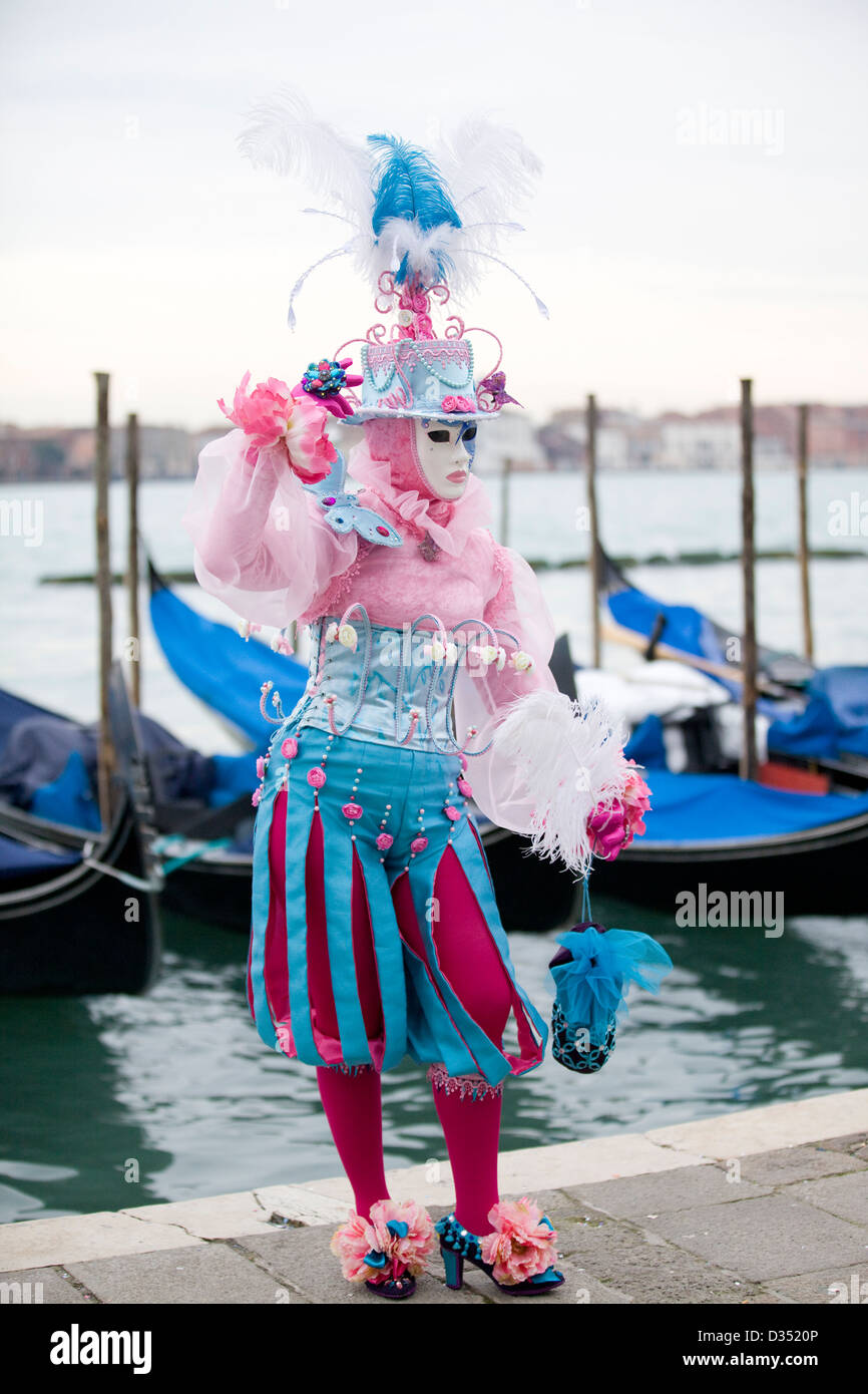 Venice cat mask -Fotos und -Bildmaterial in hoher Auflösung - Seite 3 ...