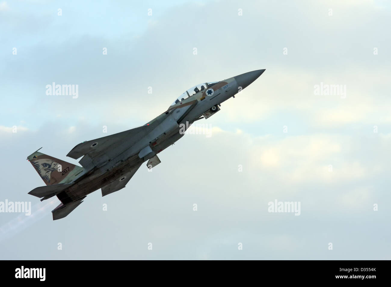 Israelische Luftwaffe IAF F-15I Fighter Jet im Flug Stockfotografie - Alamy