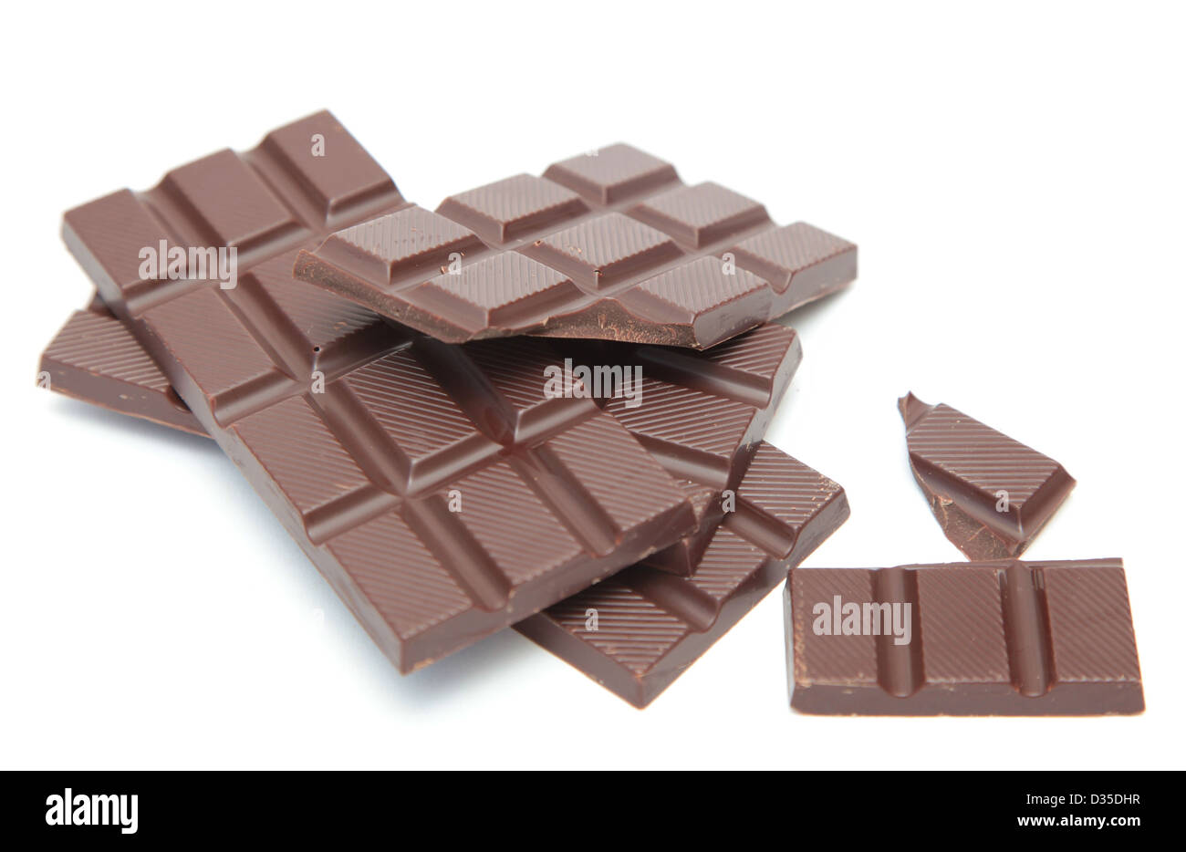 Schoko-Riegel vor einem weißen Hintergrund Stockfotografie - Alamy