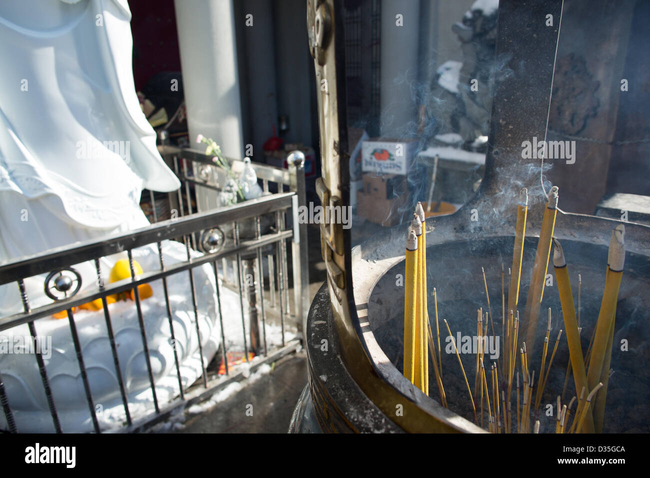 Brennende schlange -Fotos und -Bildmaterial in hoher Auflösung – Alamy