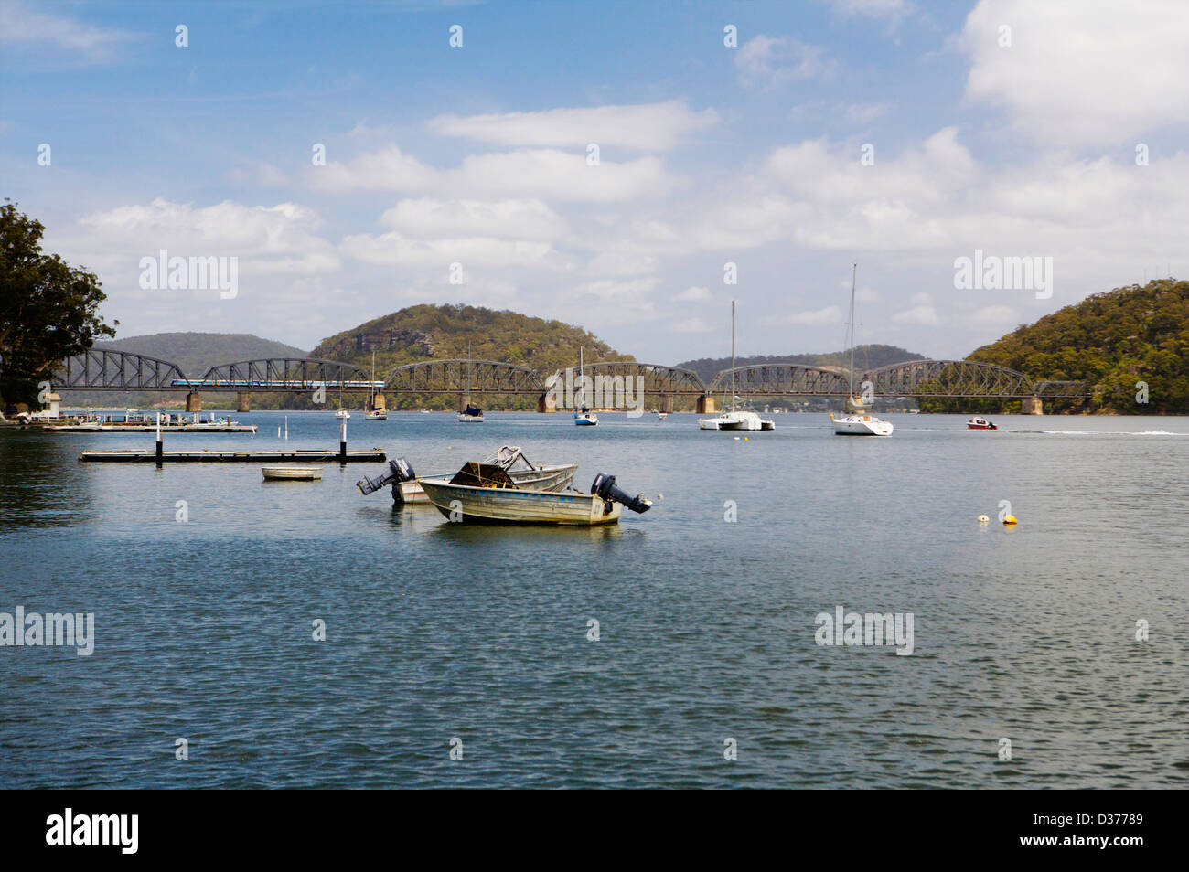 Dangar island ferry wharf -Fotos und -Bildmaterial in hoher Auflösung ...