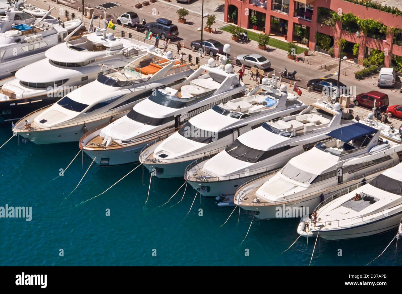 Luxury yacht motor boats in -Fotos und -Bildmaterial in hoher Auflösung ...