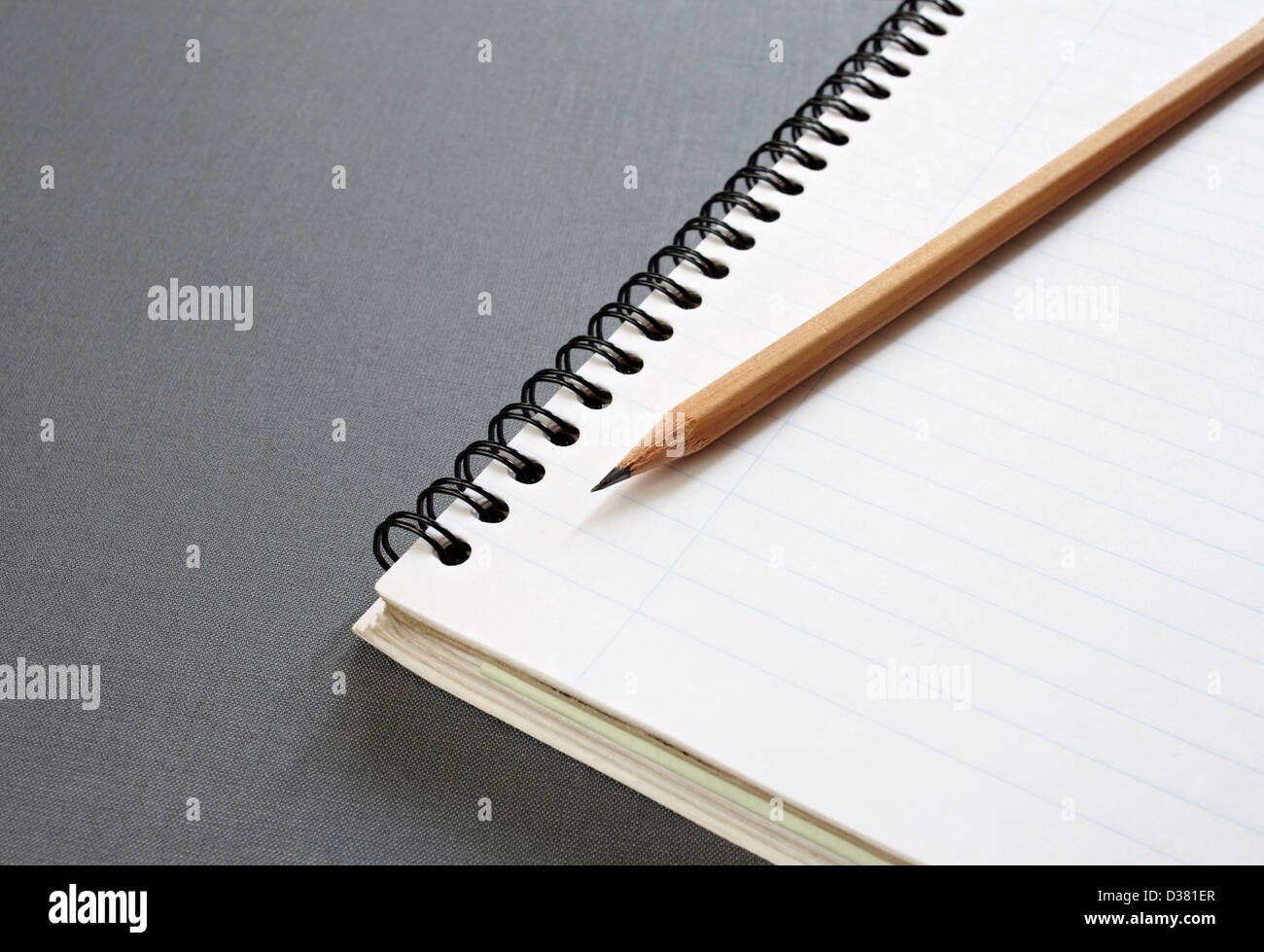 Einfacher notizblock -Fotos und -Bildmaterial in hoher Auflösung – Alamy