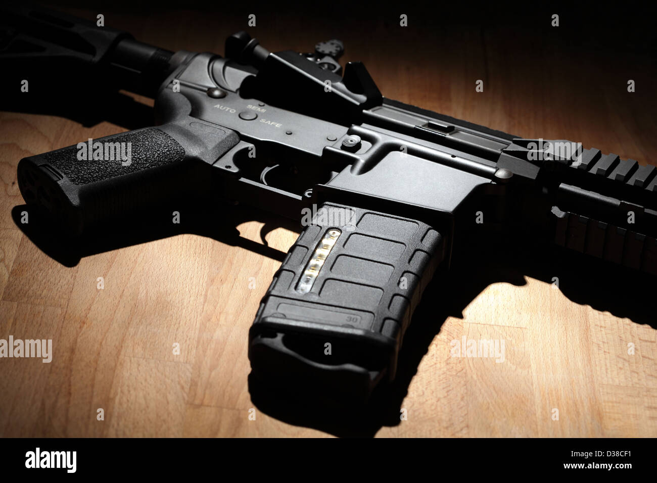 Waffe-Serie. Benutzerdefinierte Build AR-15 (M4A1) Karabiner auf eine ...