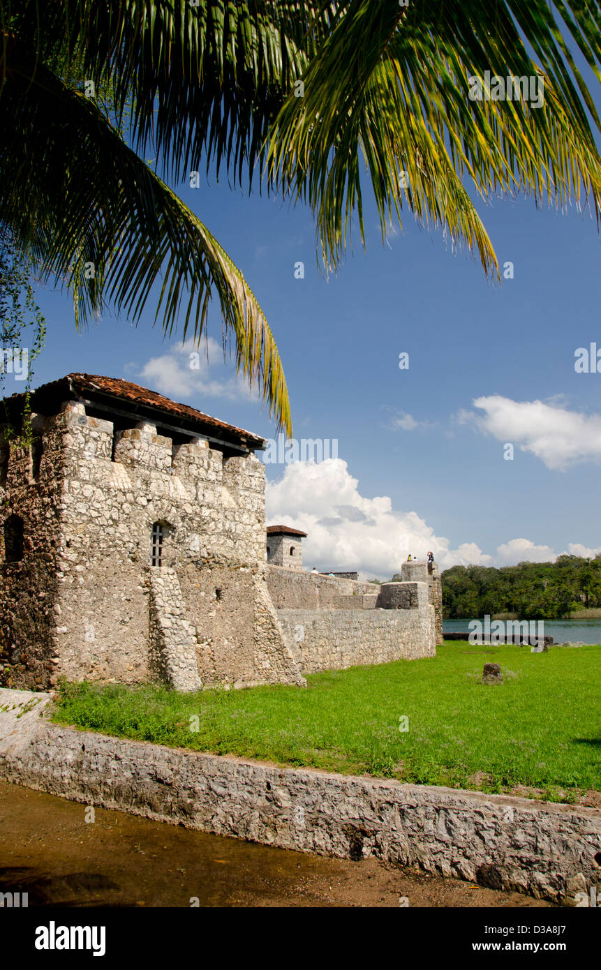 Guatemala, Rio Dulce, Castillo de San Felipe de Lara (aka Castillo de ...