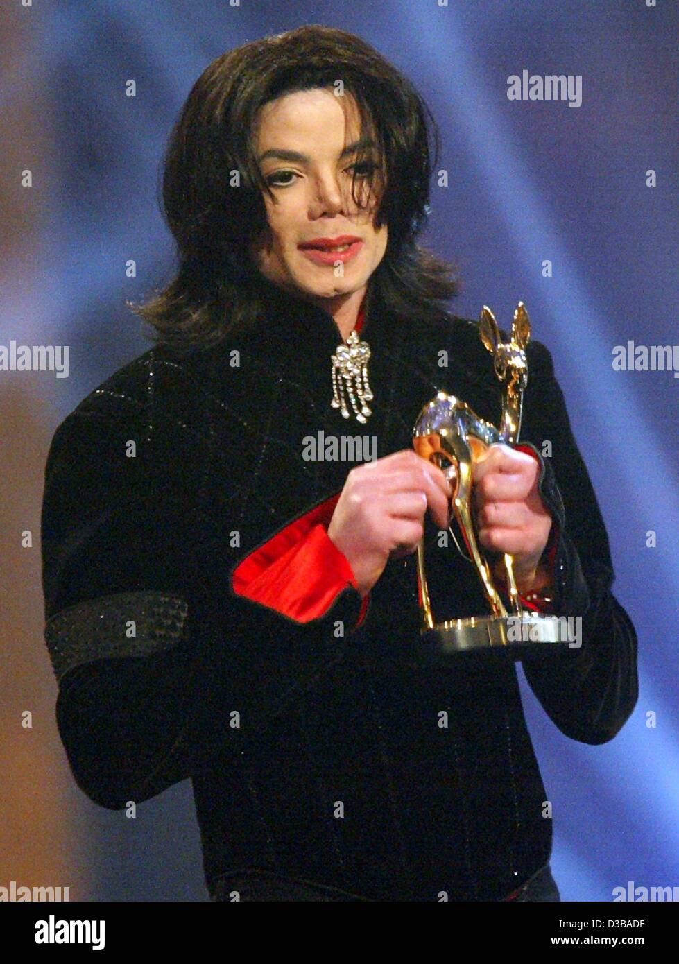Dpa U S Pop Star Michael Jackson Seine Millenium Bambi Erhielt