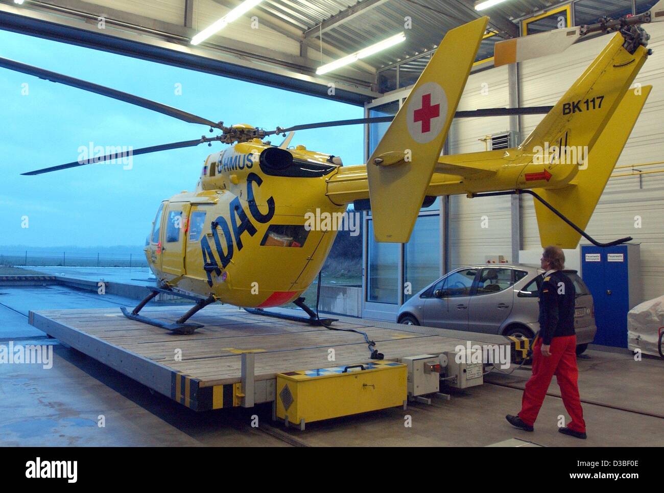 Adac rettungshubschrauber -Fotos und -Bildmaterial in hoher Auflösung ...