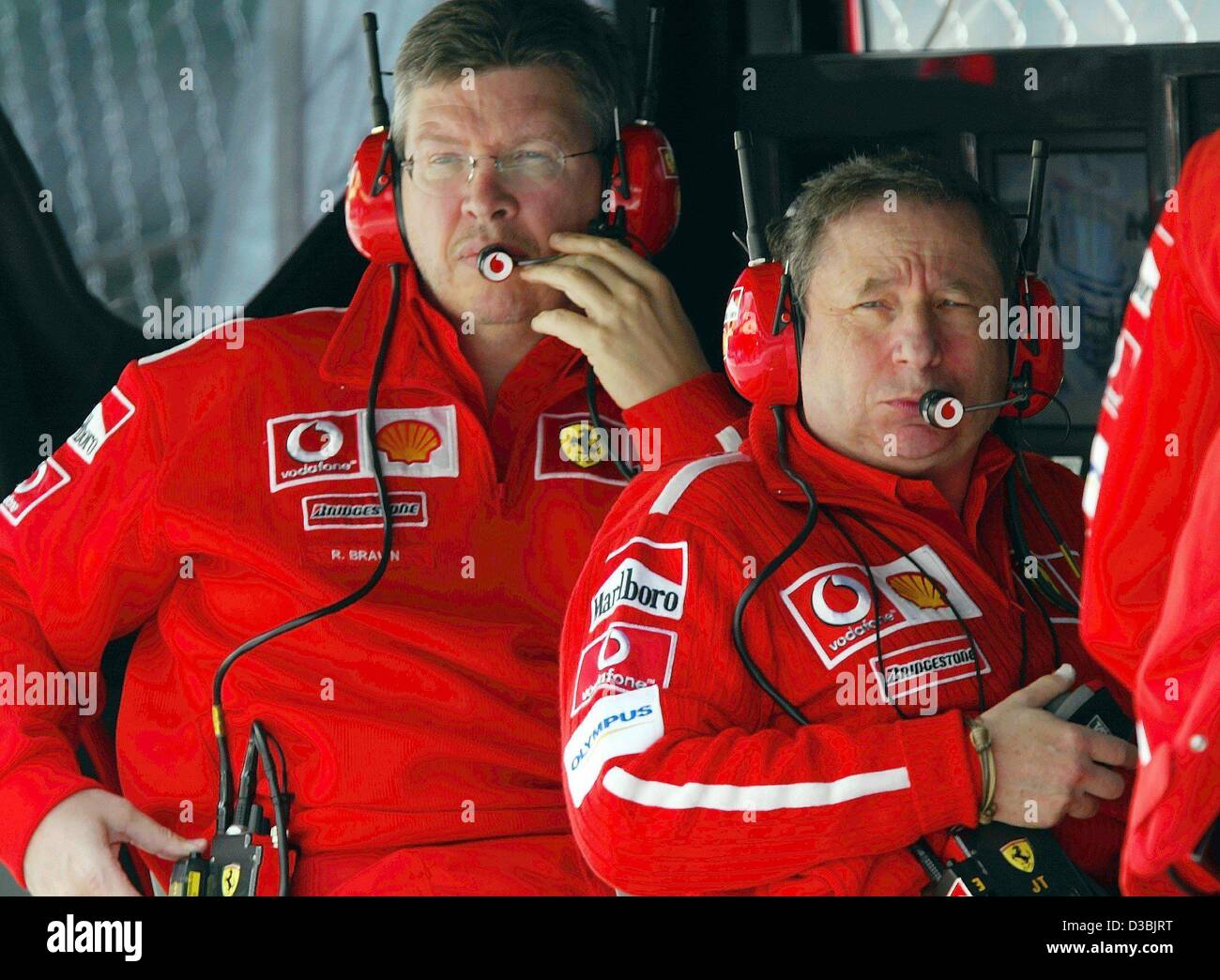 (Dpa) - Ferrari-Team-Kapitän Jean Todt (R) und Ross Brawn, der ...