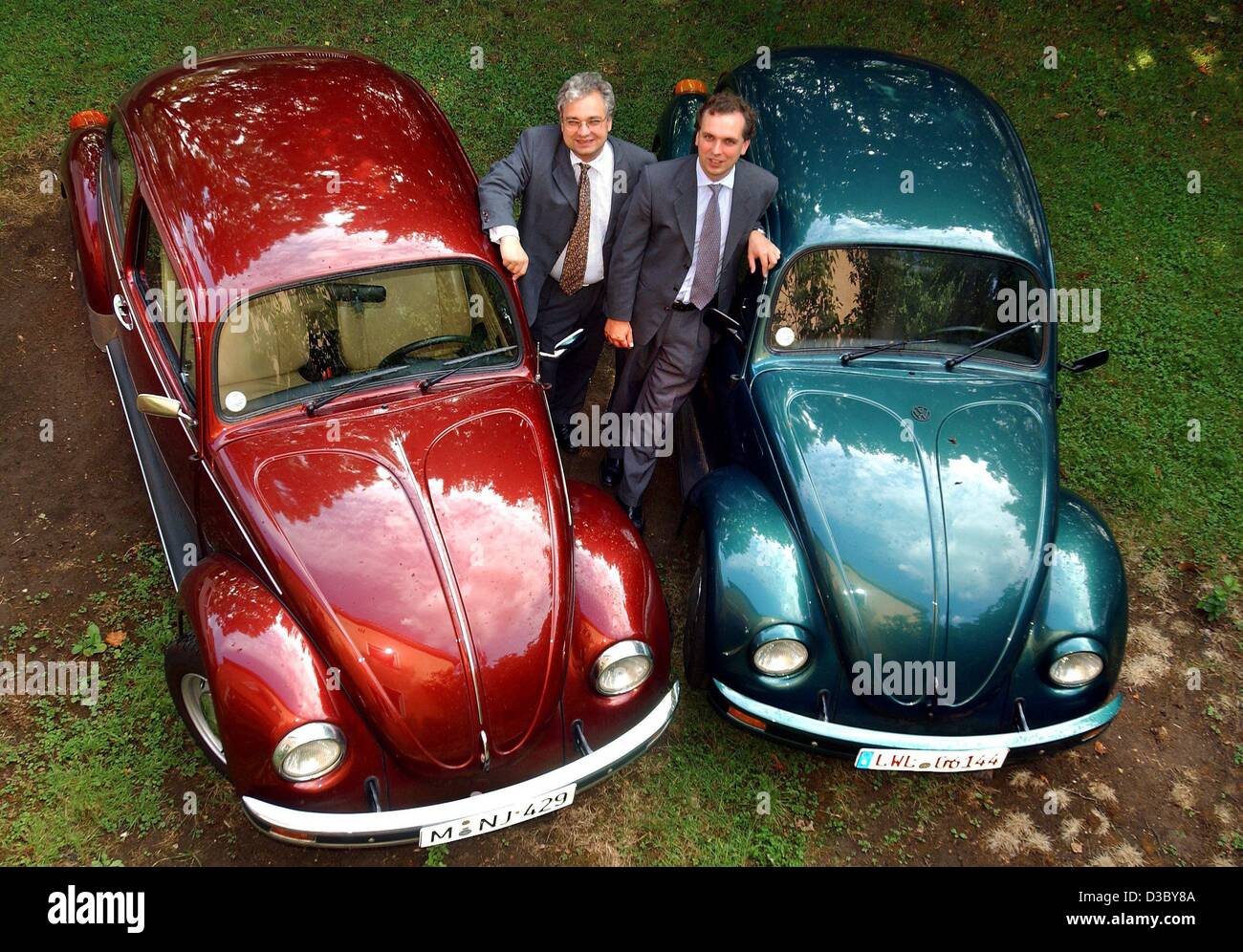 (Dpa) - Nicolas (L) und Patrick Rosenow, die die Firma Omnicar laufen ...