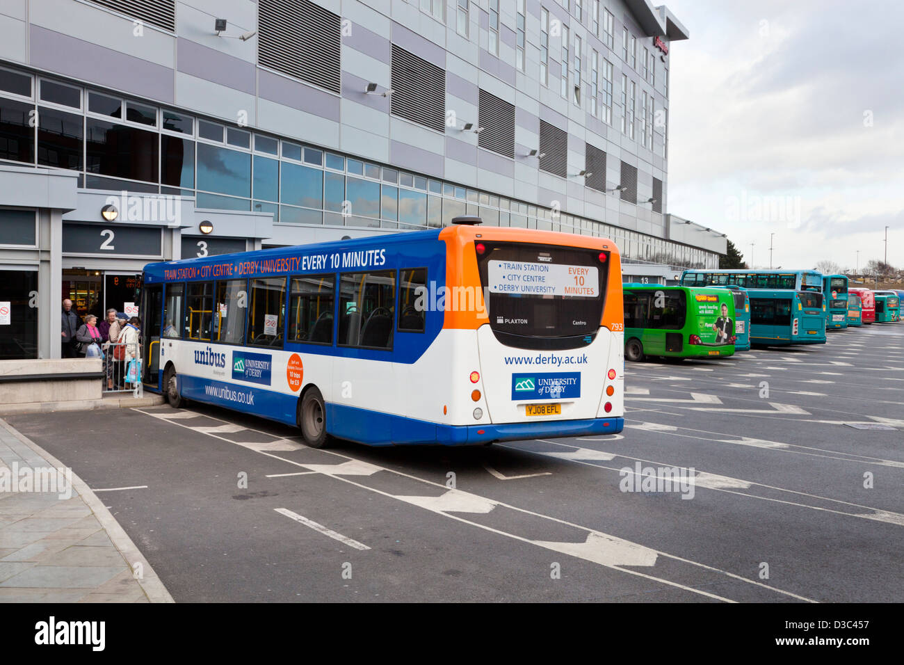 Stazione dei bus -Fotos und -Bildmaterial in hoher Auflösung – Alamy