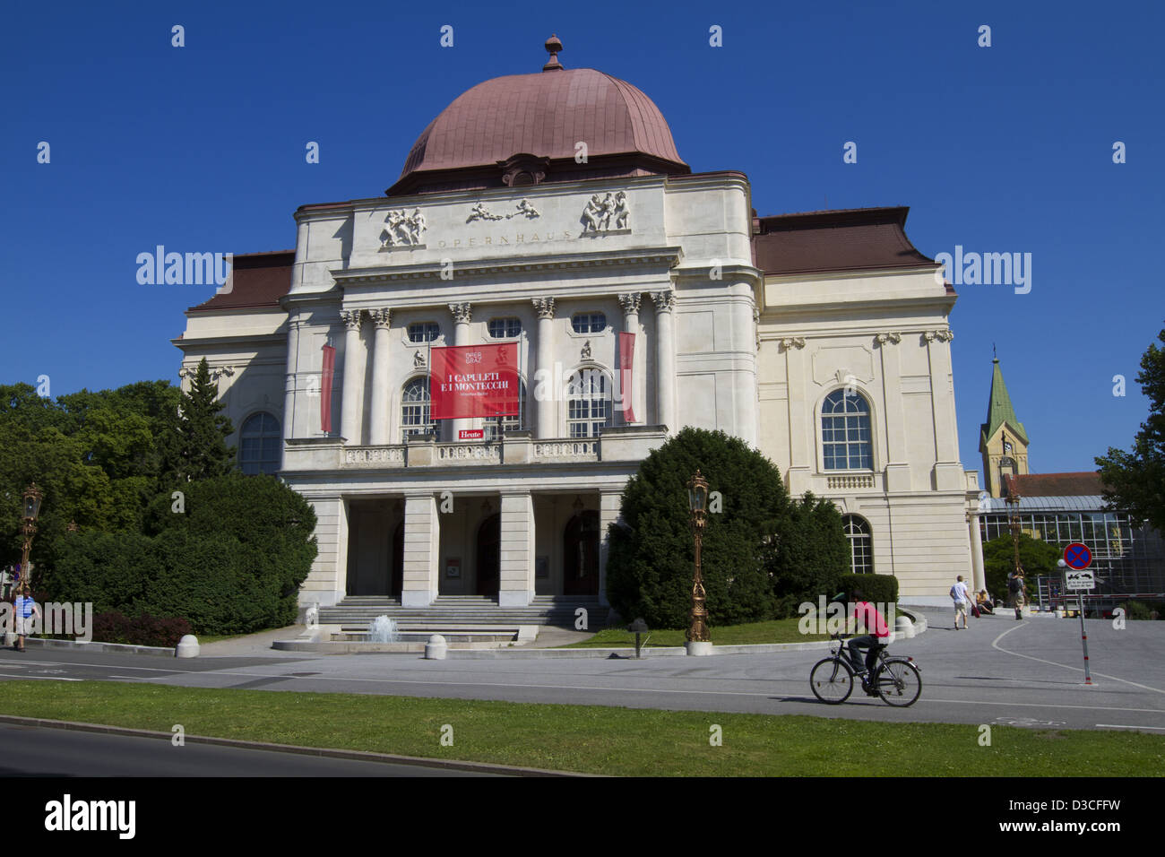 Opernhaus graz -Fotos und -Bildmaterial in hoher Auflösung – Alamy