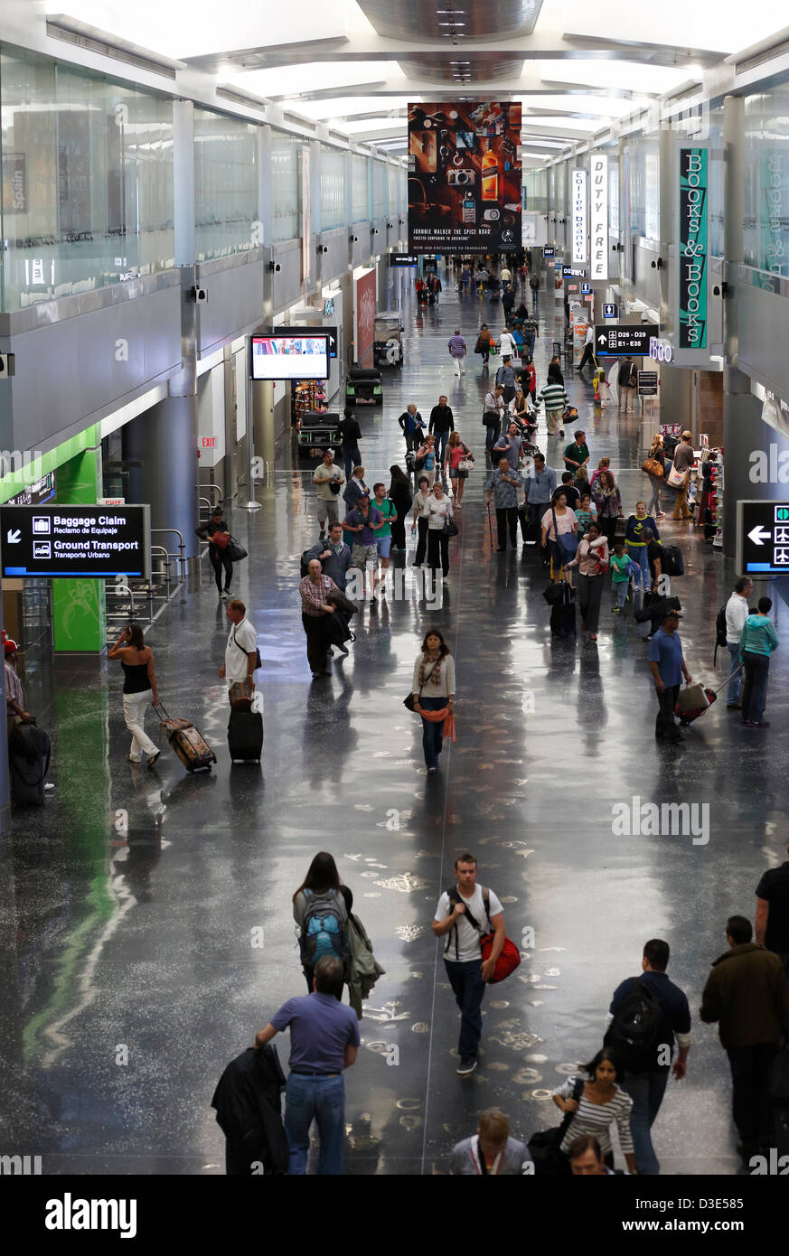 American Airlines Terminal, Miami International Airport Stockfotografie ...