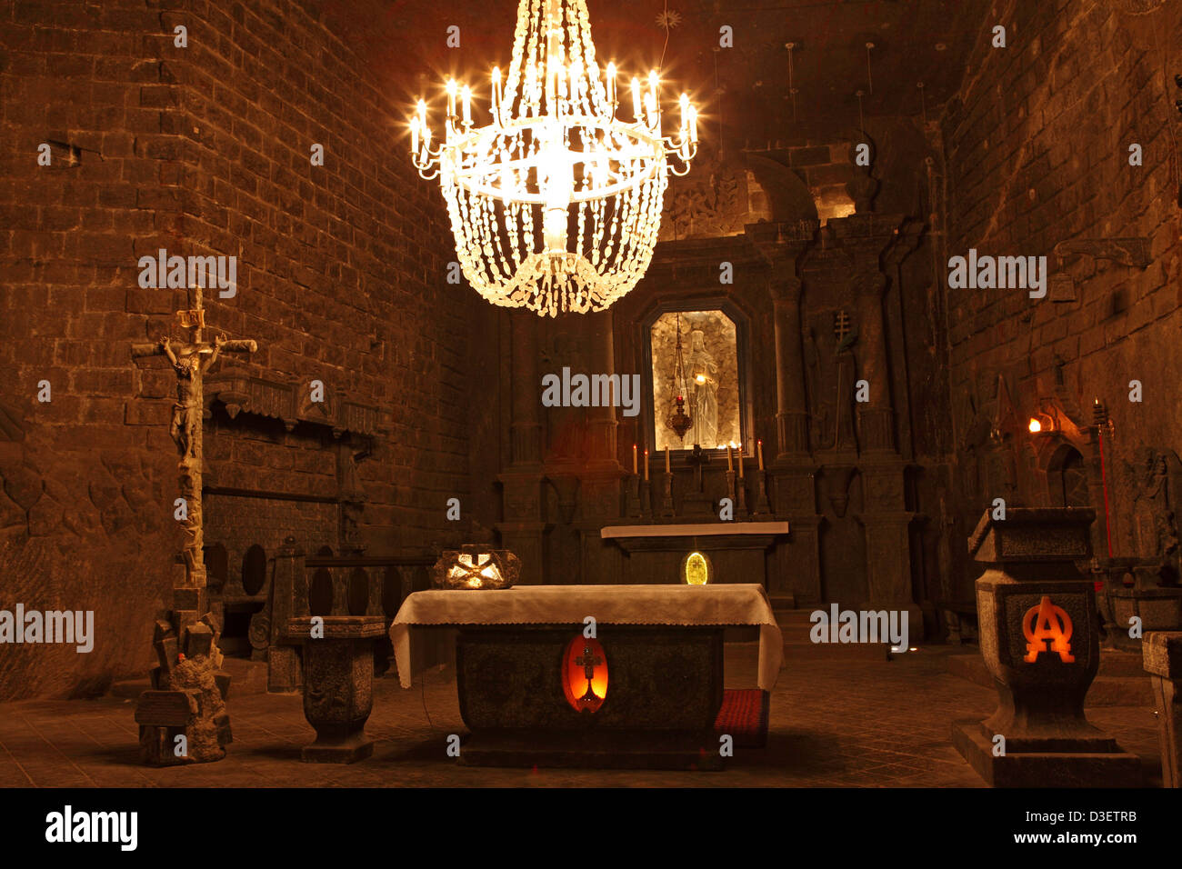 Altar der St. Kinga-Kapelle in Wieliczka Salt Mine, Krakau, Polen ...