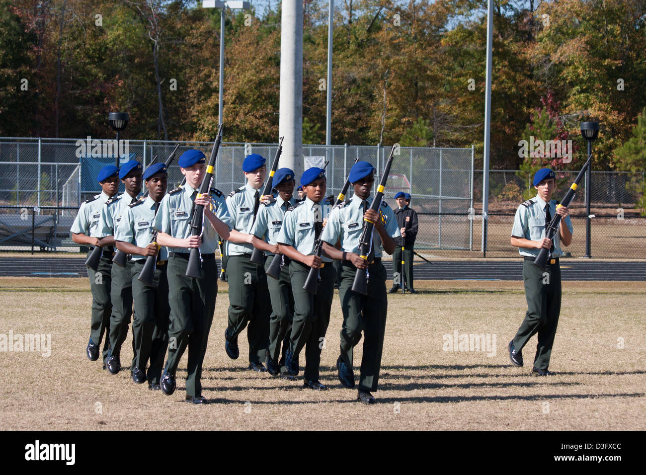 Wettbewerb der armeeschule -Fotos und -Bildmaterial in hoher Auflösung ...