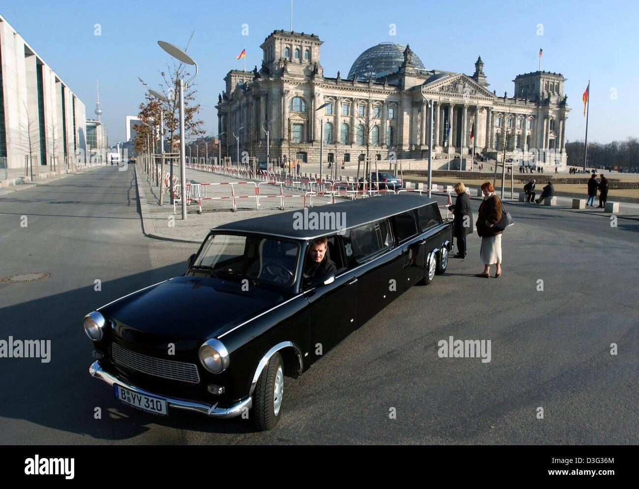 Trabi trabi stretchlimousine -Fotos und -Bildmaterial in hoher ...