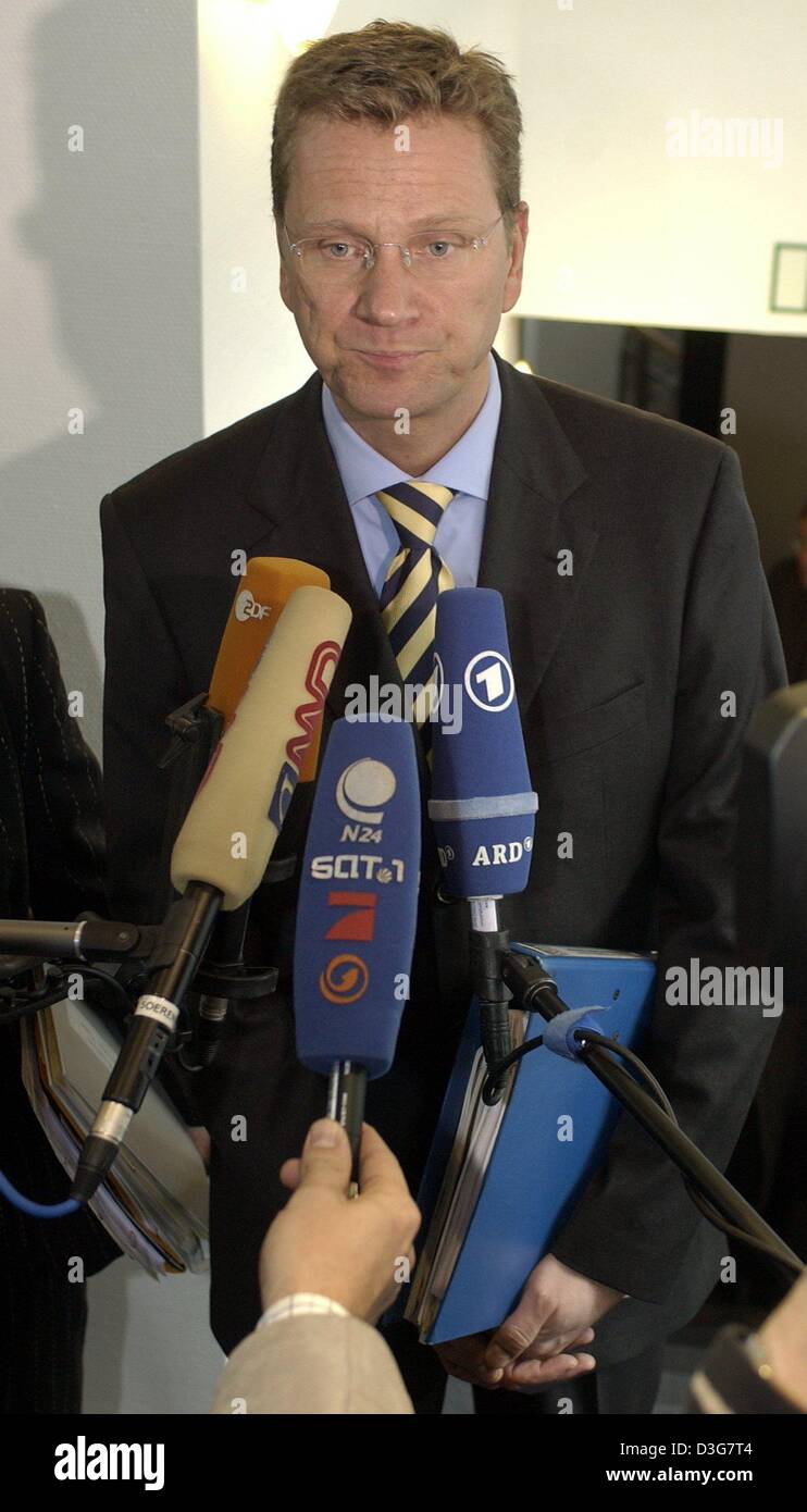 Dpa fdp chairman guido westerwelle -Fotos und -Bildmaterial in hoher ...