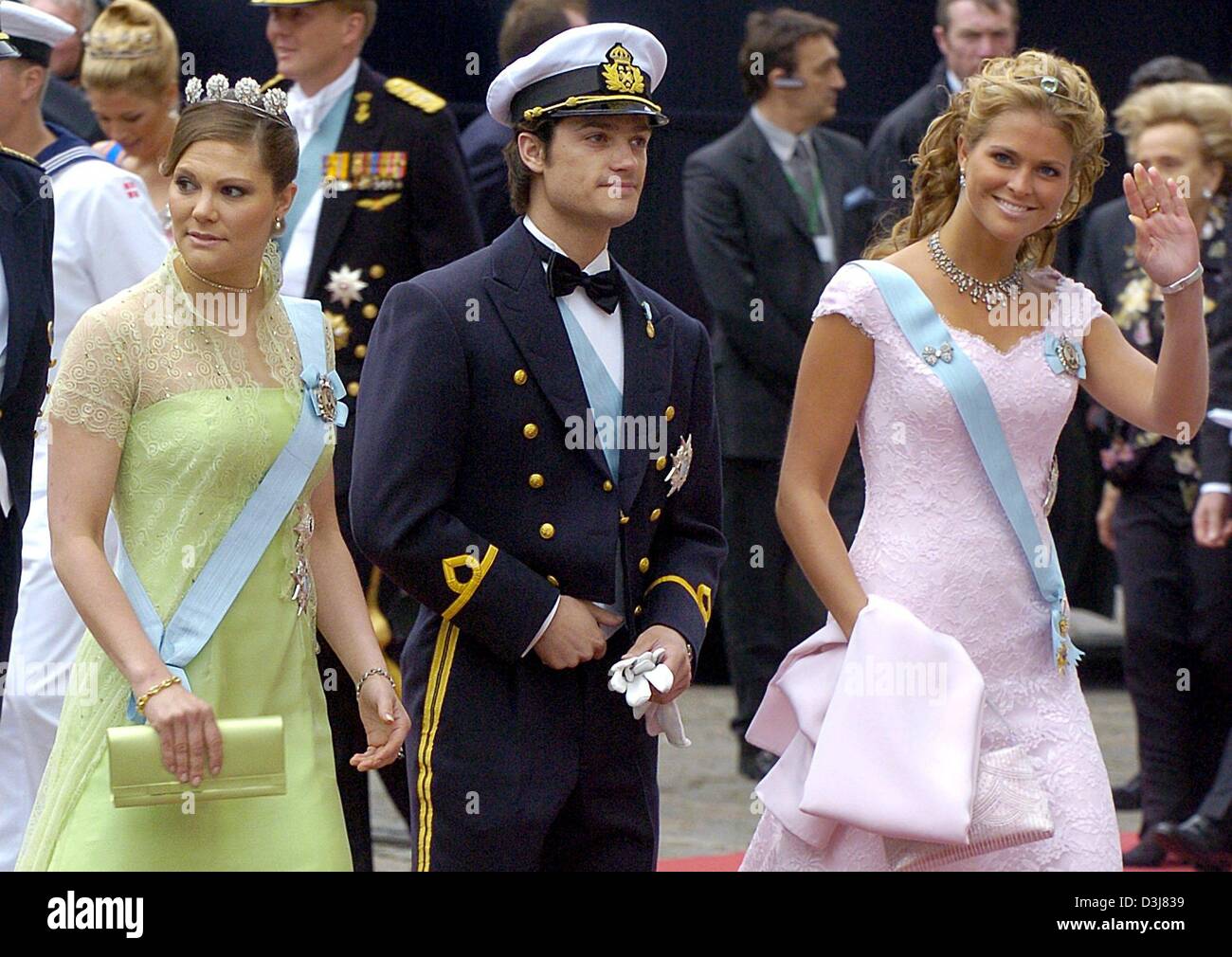 Human interest hum people smiling royals wedding walking denmark -Fotos ...
