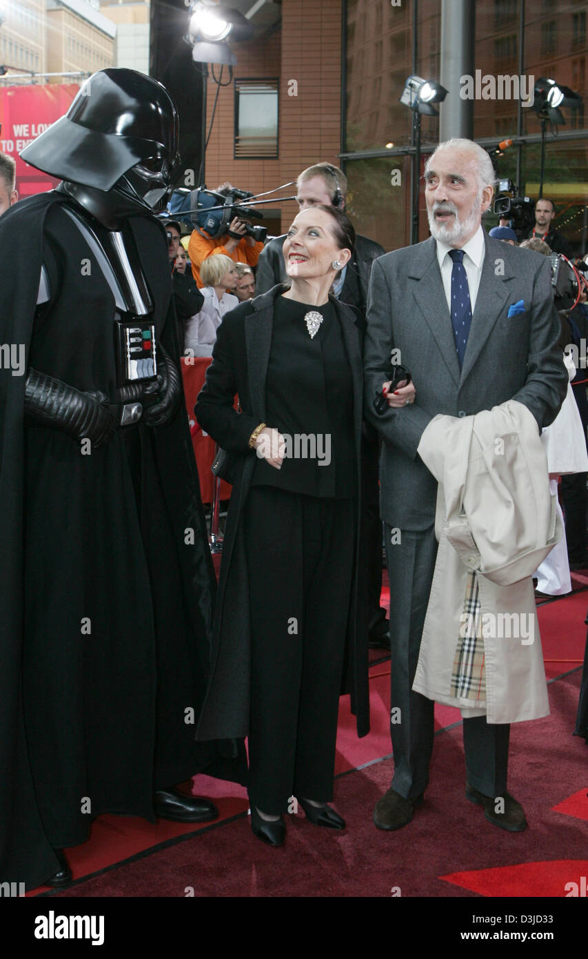 Christopher lee star wars -Fotos und -Bildmaterial in hoher Auflösung ...