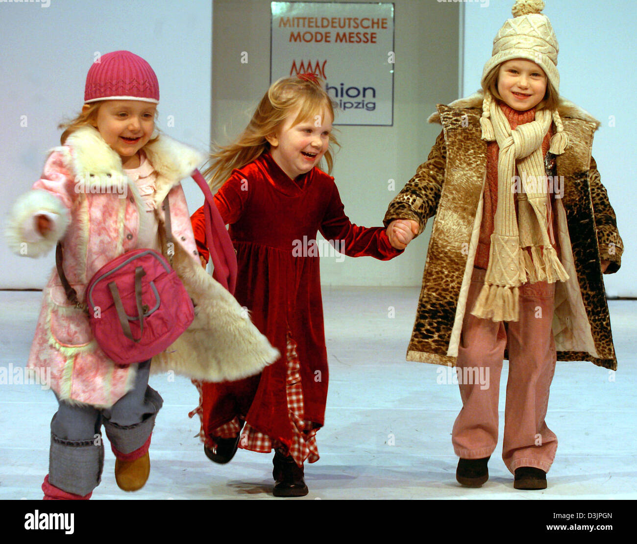 Kinder models Stockfotos und -bilder Kaufen - Alamy