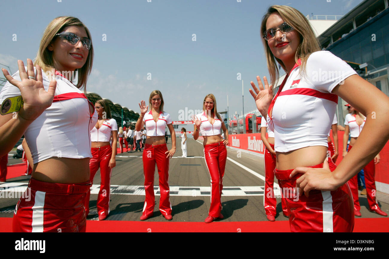 Grid girls pictured formula one -Fotos und -Bildmaterial in hoher ...