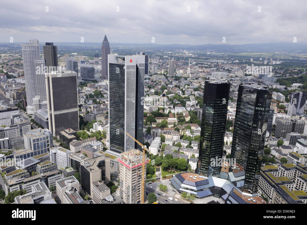 Tower 185 frankfurt aerial -Fotos und -Bildmaterial in hoher Auflösung ...