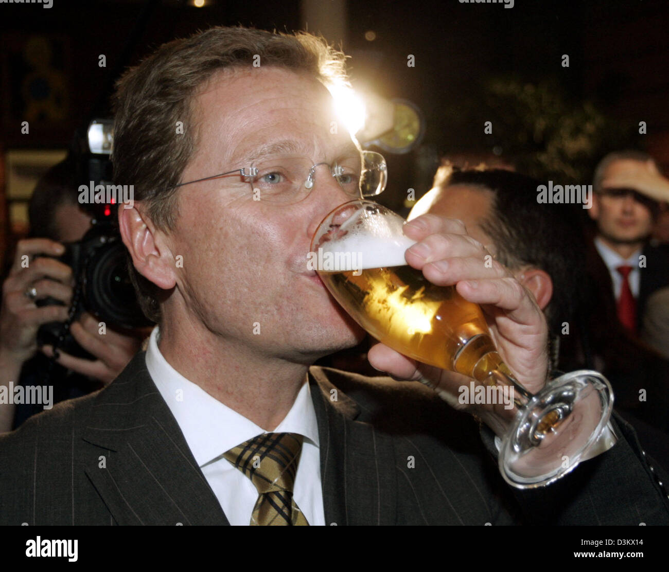 Dpa fdp chairman guido westerwelle -Fotos und -Bildmaterial in hoher ...