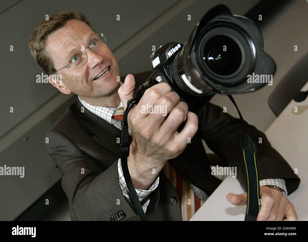 Dpa fdp chairman guido westerwelle -Fotos und -Bildmaterial in hoher ...