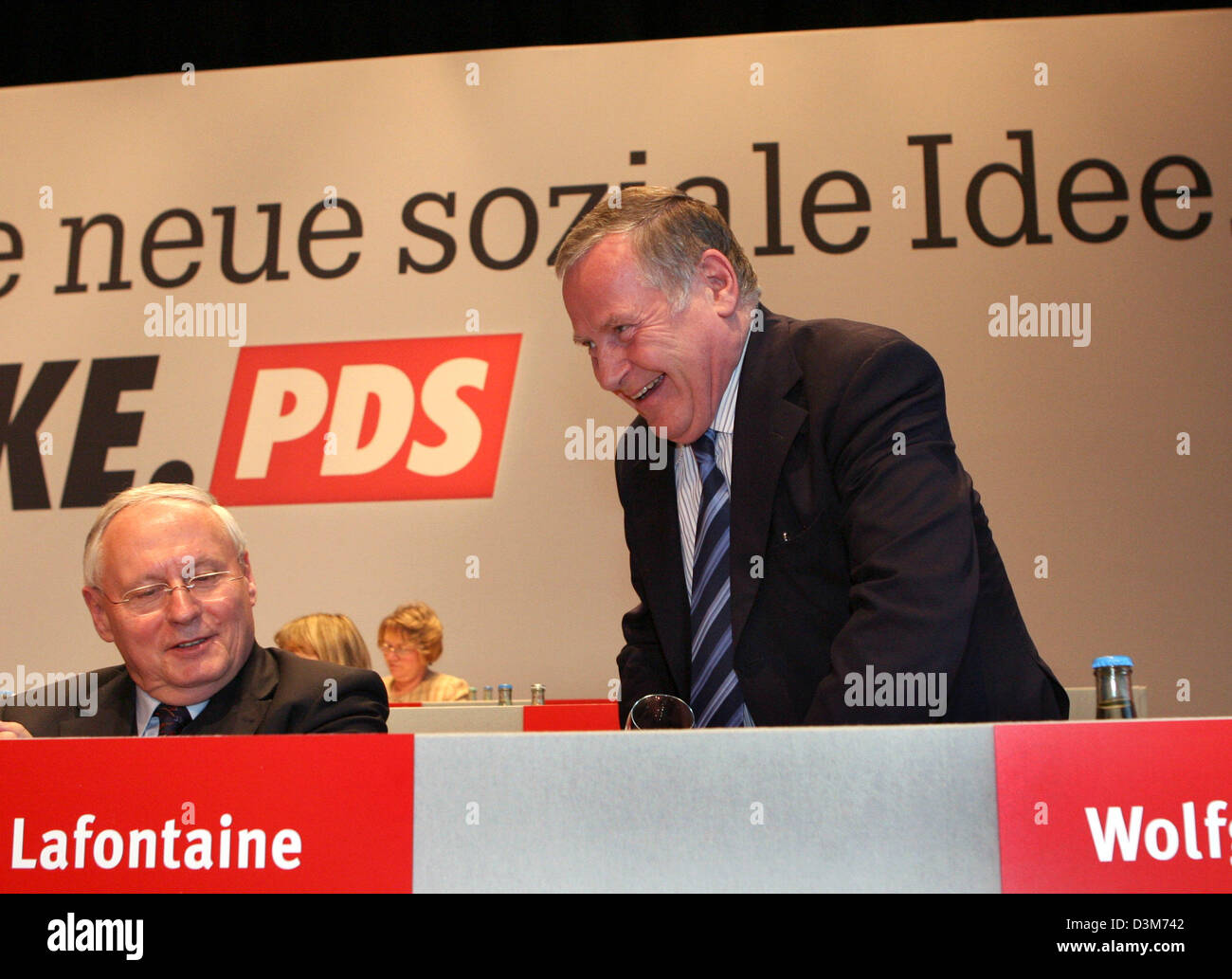 Deu gruppe innenraum -Fotos und -Bildmaterial in hoher Auflösung – Alamy