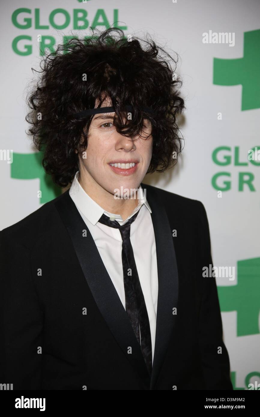 Sängerin Laura Pergolizzi aka L. P. kommt bei Global Green USA 10 ...