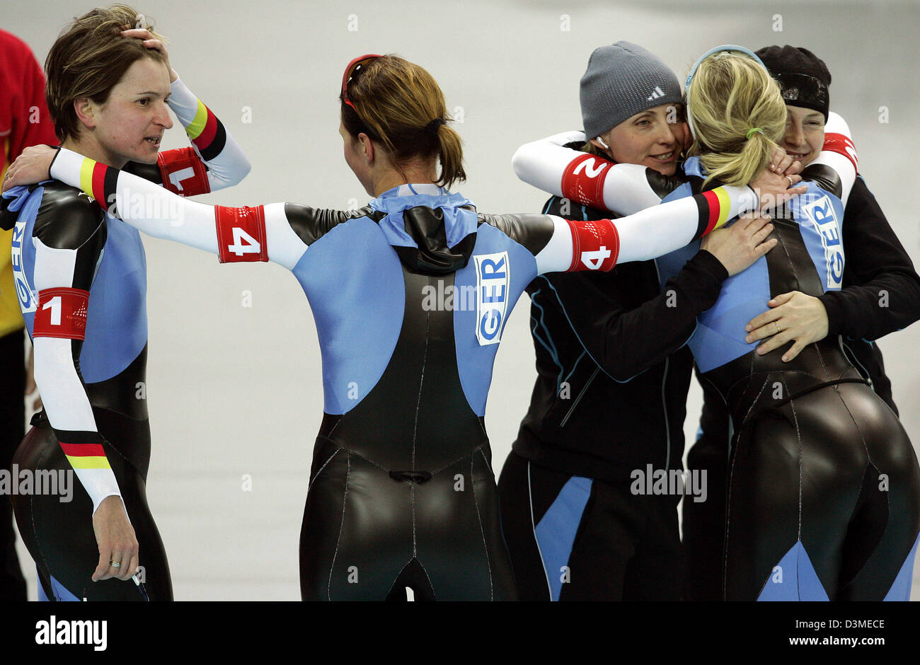 Die deutsche Eisschnelllauf-Team mit (L-R) Daniela Anschütz-Thoms ...