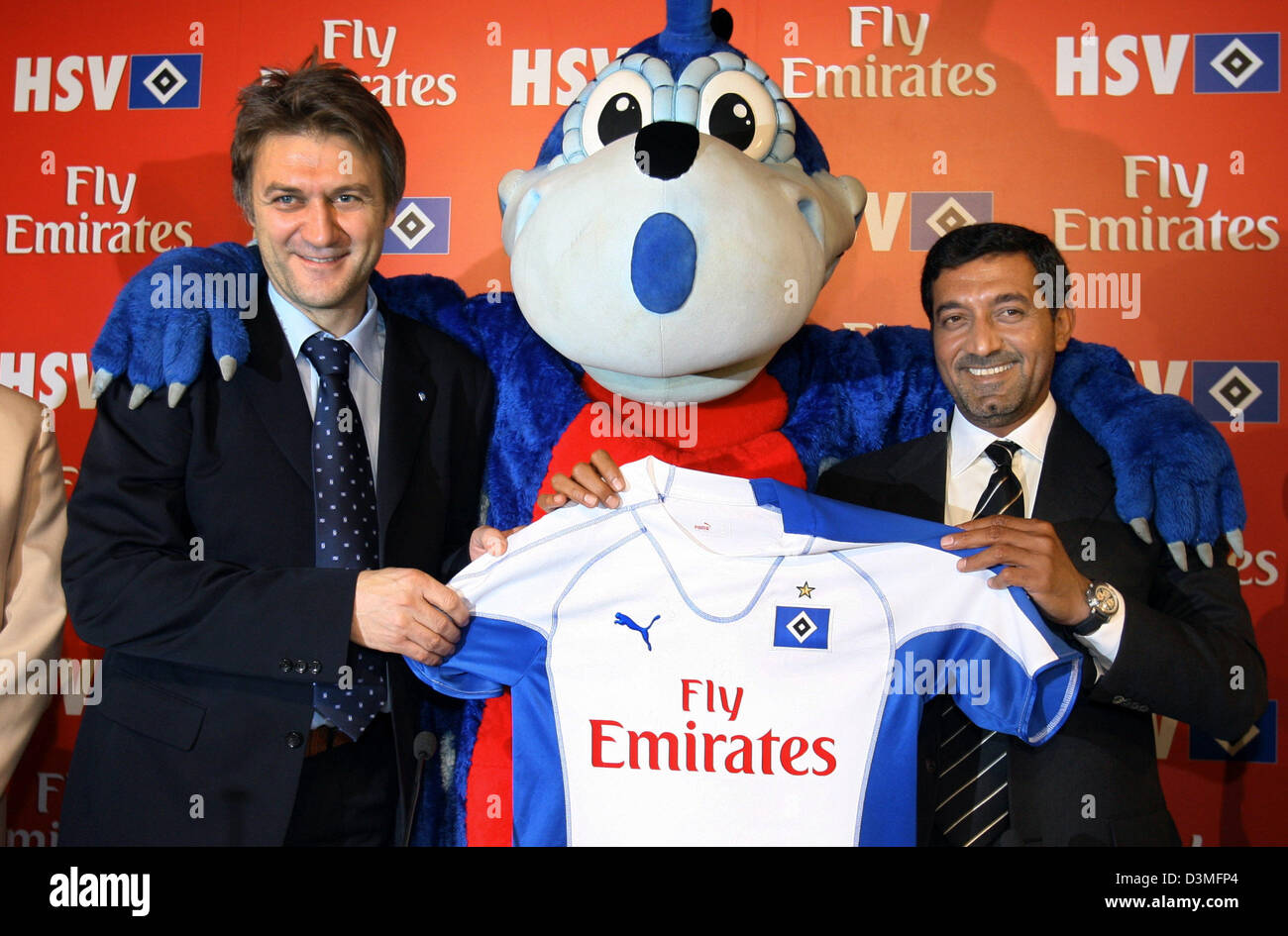 Der Sportdirektor des deutschen Fußball Bundesligisten Hamburger SV ...