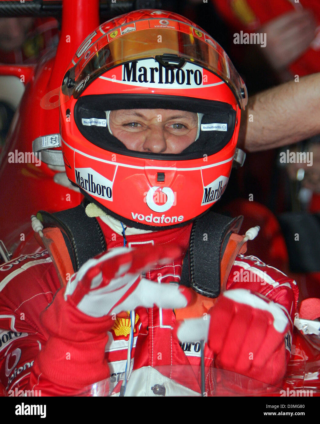 (Dpa) - deutsche Formel1 Rennfahrer Michael Schumacher von der Scuderia ...