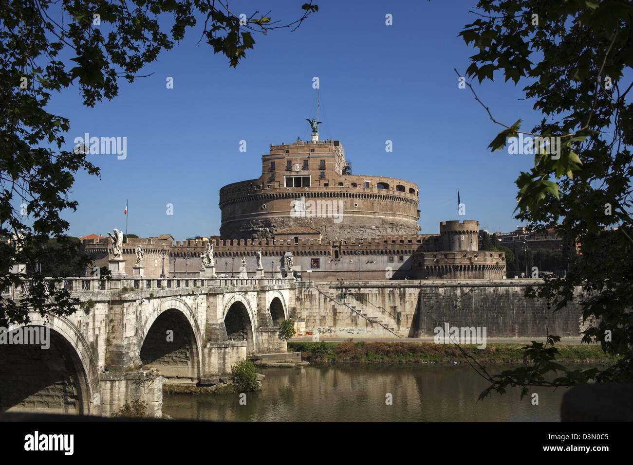 Papal castle -Fotos und -Bildmaterial in hoher Auflösung – Alamy