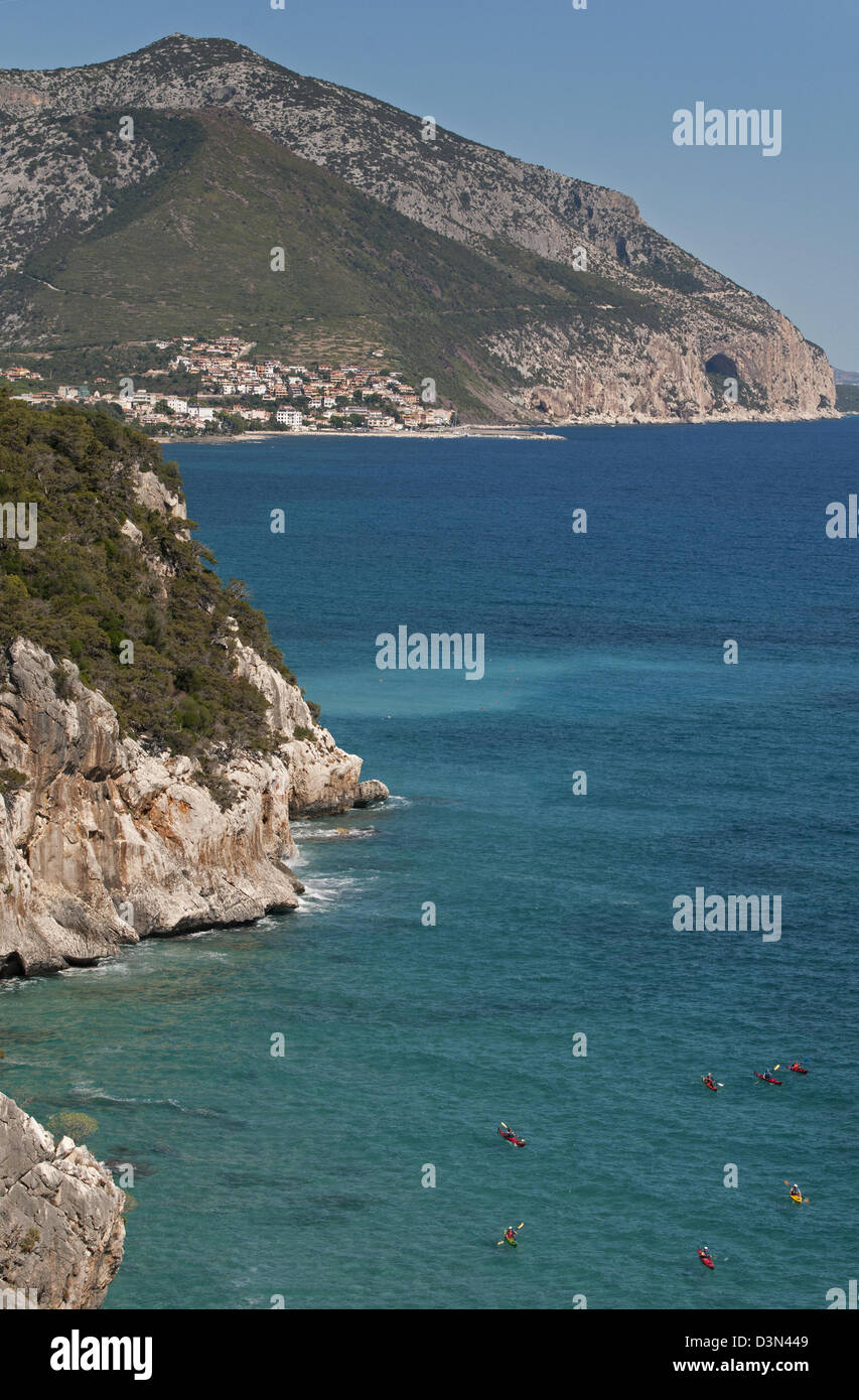 Sardinia dorgali view town -Fotos und -Bildmaterial in hoher Auflösung ...