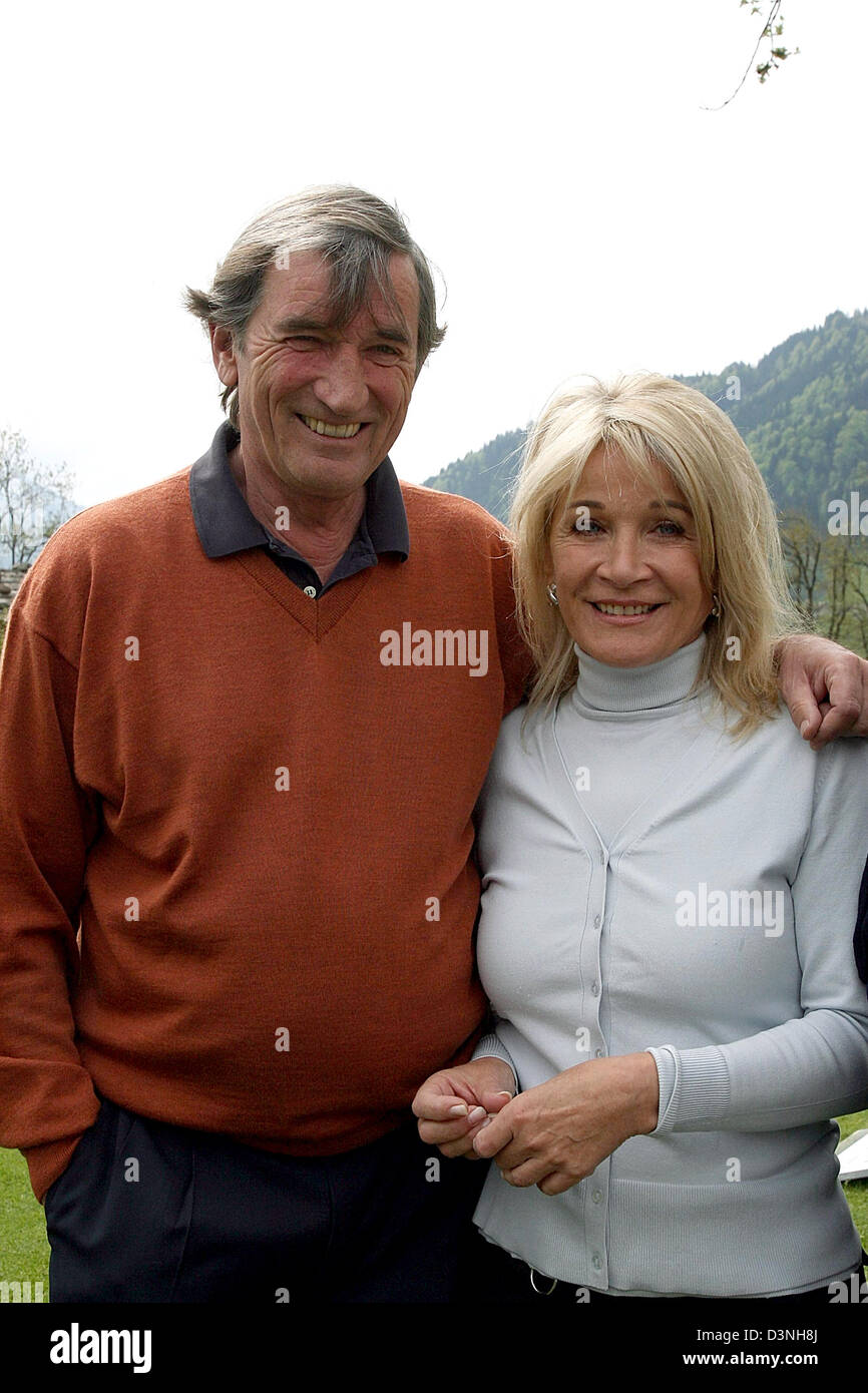 Max Graf Lamberg (L), Gutsbesitzer und Erneuerer der Golfplatz und ...