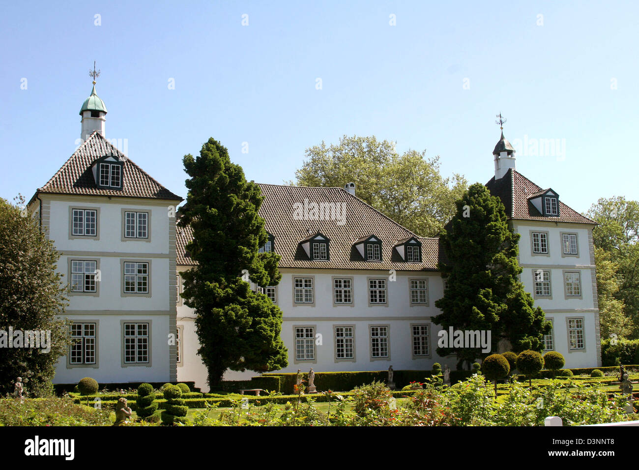 Das Foto zeigt eine Außenansicht des Schloss Panker in Panker ...