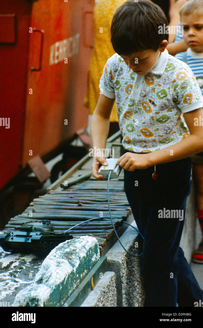 Ddr spielzeug -Fotos und -Bildmaterial in hoher Auflösung – Alamy