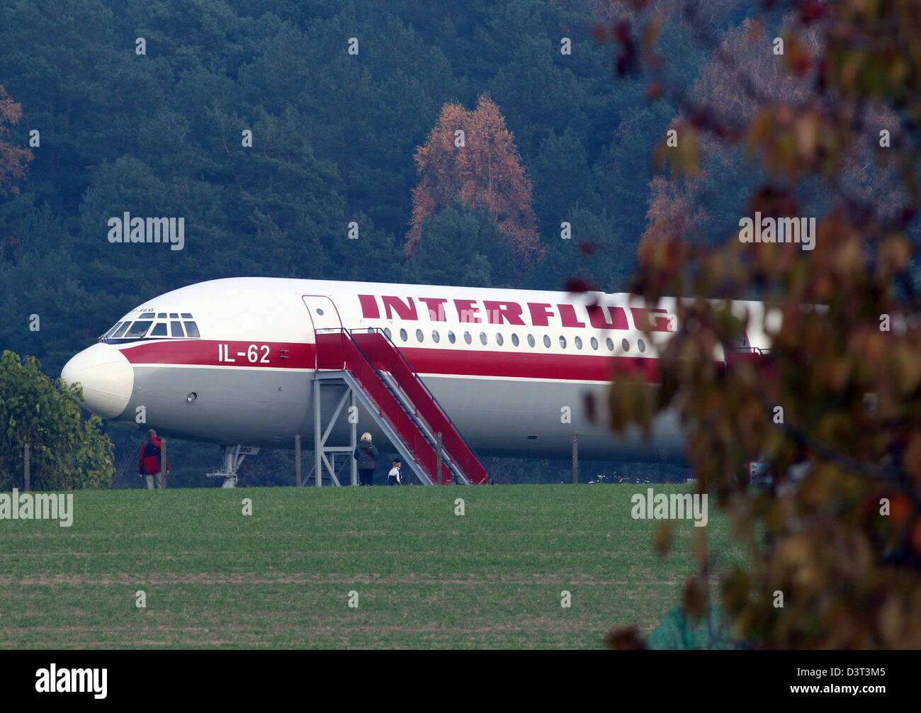 Die IL-62 Lady Agnes Inter Flug auf dem Segelfluggelaende Stölln ...